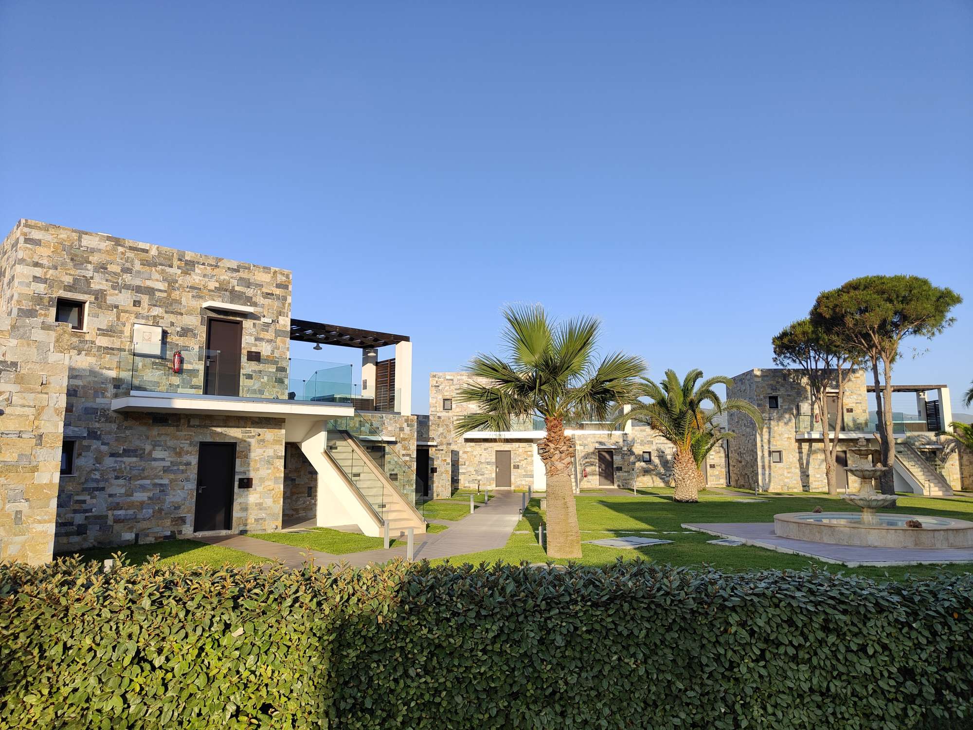 Golden Sun Resort & Spa - Private Pool Suite, Private Jacuzzi Suite ...